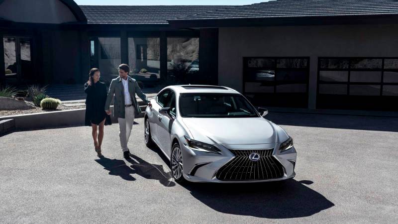 LEXUS PREMIERES NEW ES | Car Sales Portal