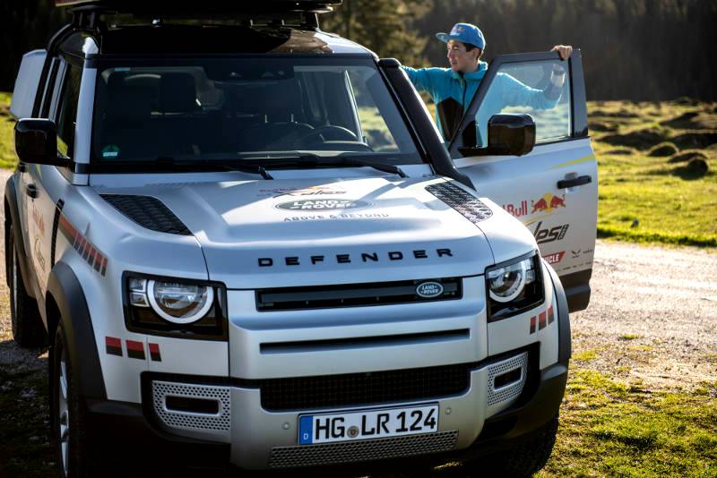 Land Rover Defender supports the world’s toughest adventure race | Car ...