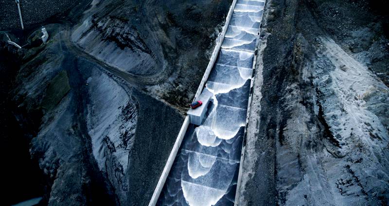New Range Rover Sport revealed with epic spillway climb | Car Sales Portal
