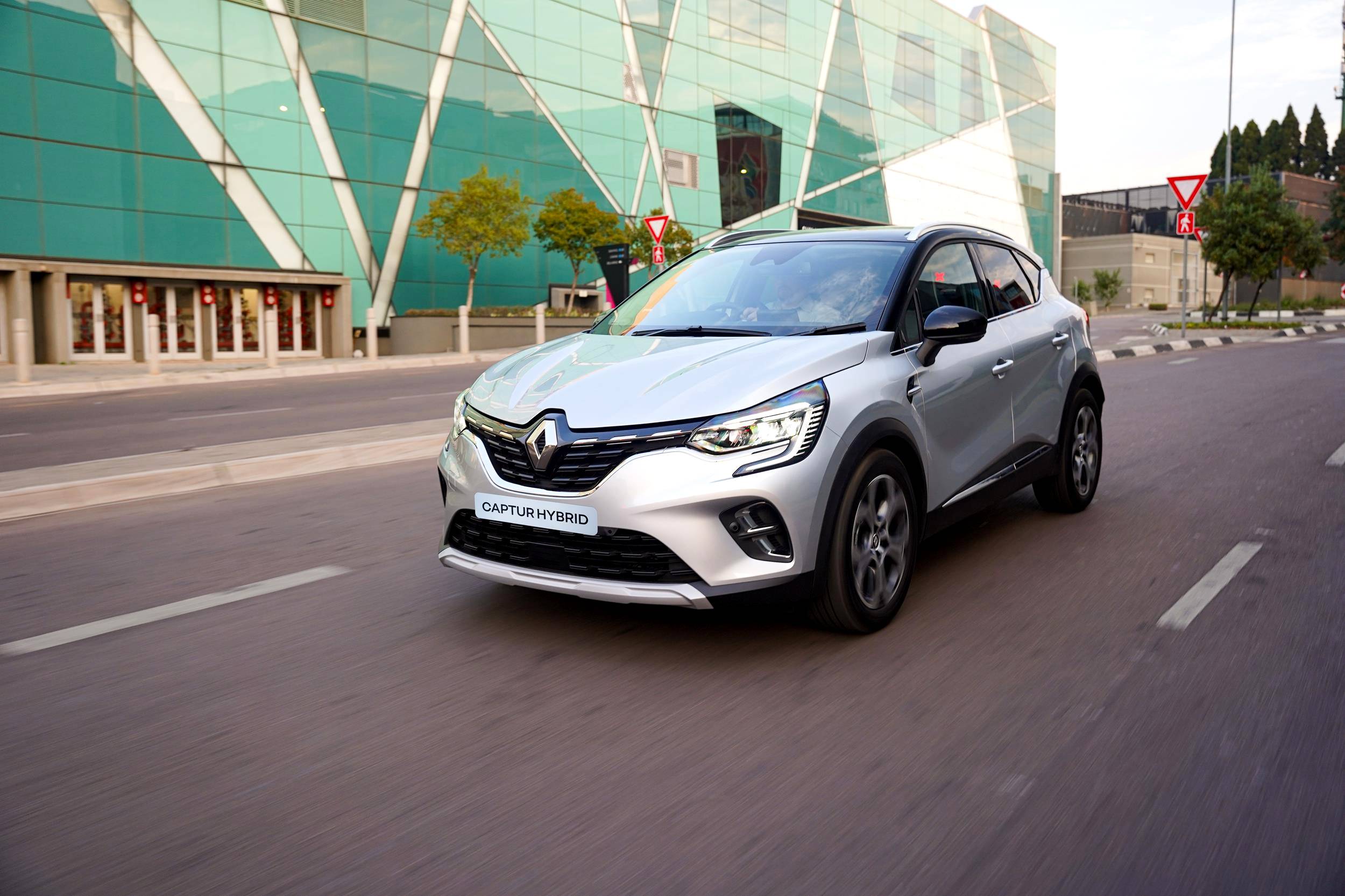 RENAULT E-TECH HYBRID VEHICLES: THE BEST OF BOTH WORLDS | Car Sales Portal