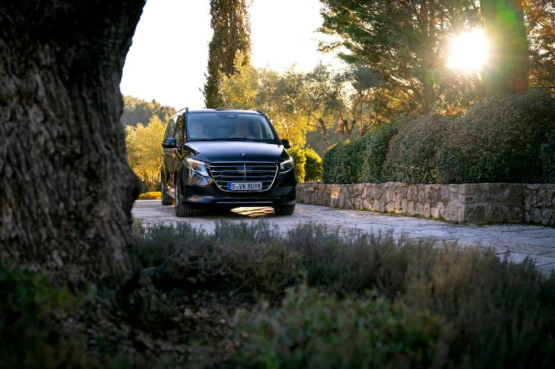 UPDATED: Mercedes-Benz Unveils the new V-Class V300d in South Africa ...