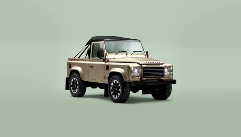 CLASSIC DEFENDER V8 SOFT TOP | Car Sales Portal